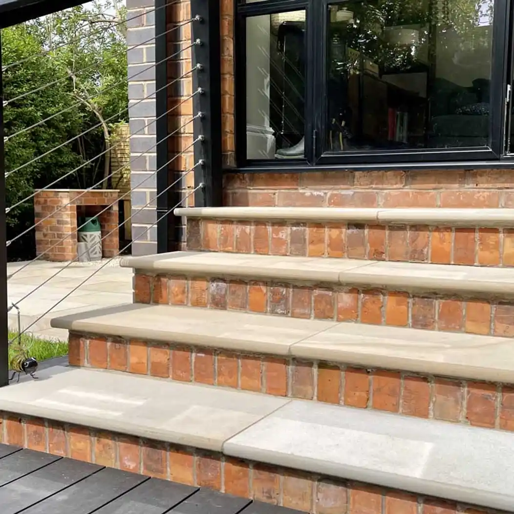 Light Buff Sandstone | Bullnose Step